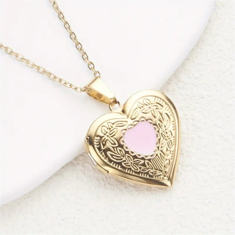 How to Layer Delicate Necklaces: A Styling Guide for Minimalist Jewelr ...