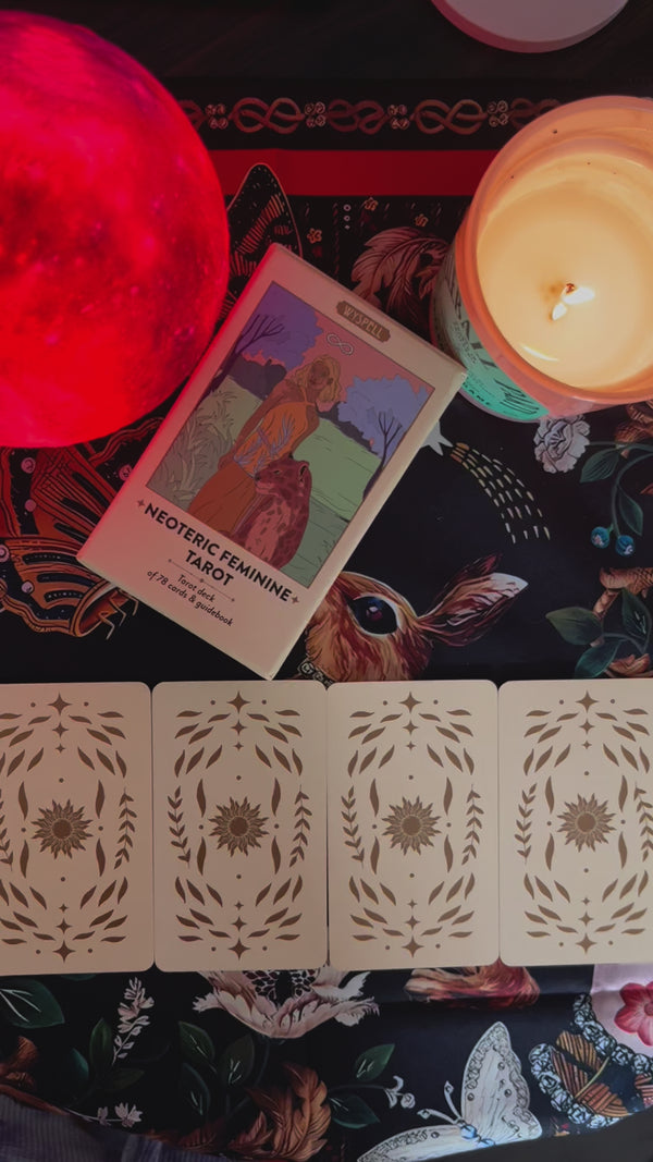 Deep Tarot Reading – Canvas & Charms